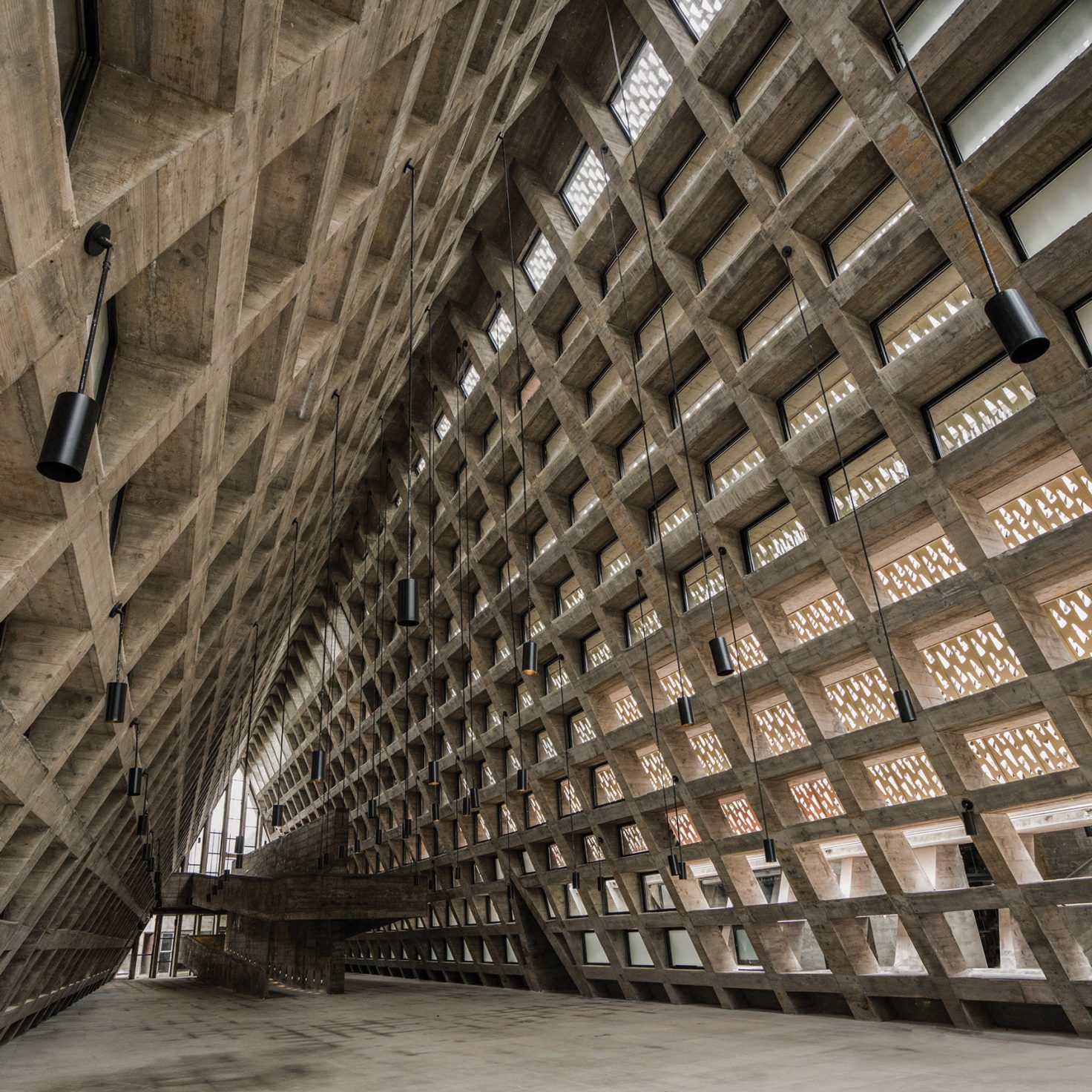 Chiński brutalizm dzisiaj - Alberto Bologna - Point of Design